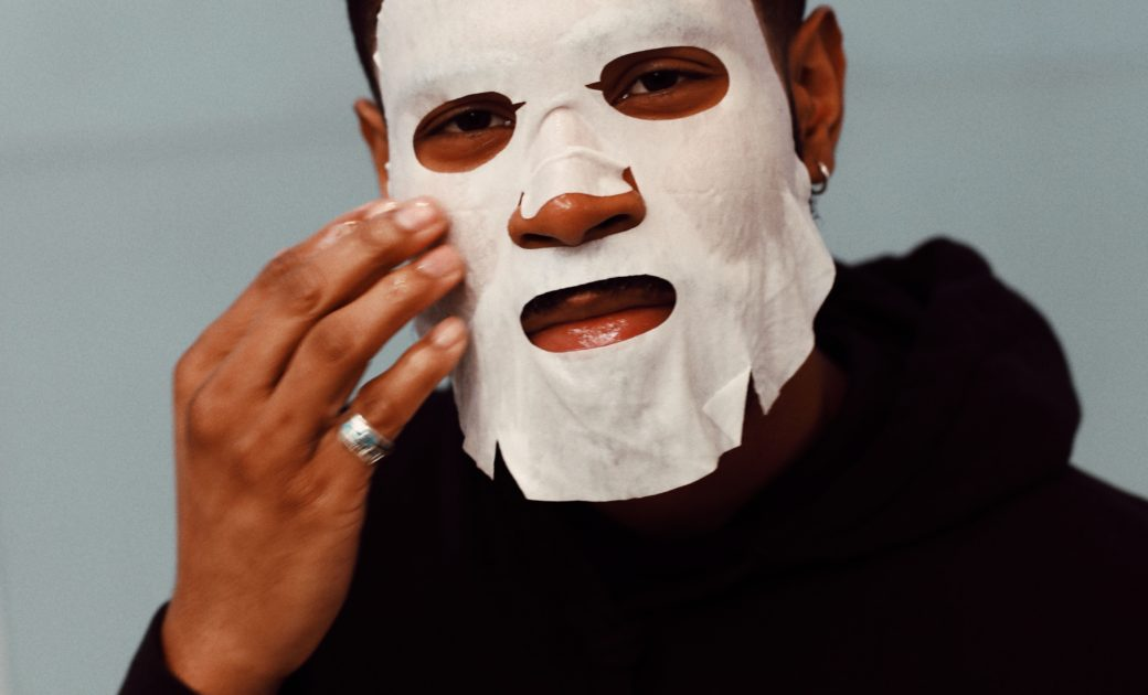 Pakai Sheet Mask Muka Bersih, tapi Alam Jadi Tercemar, Bro! - Page 1