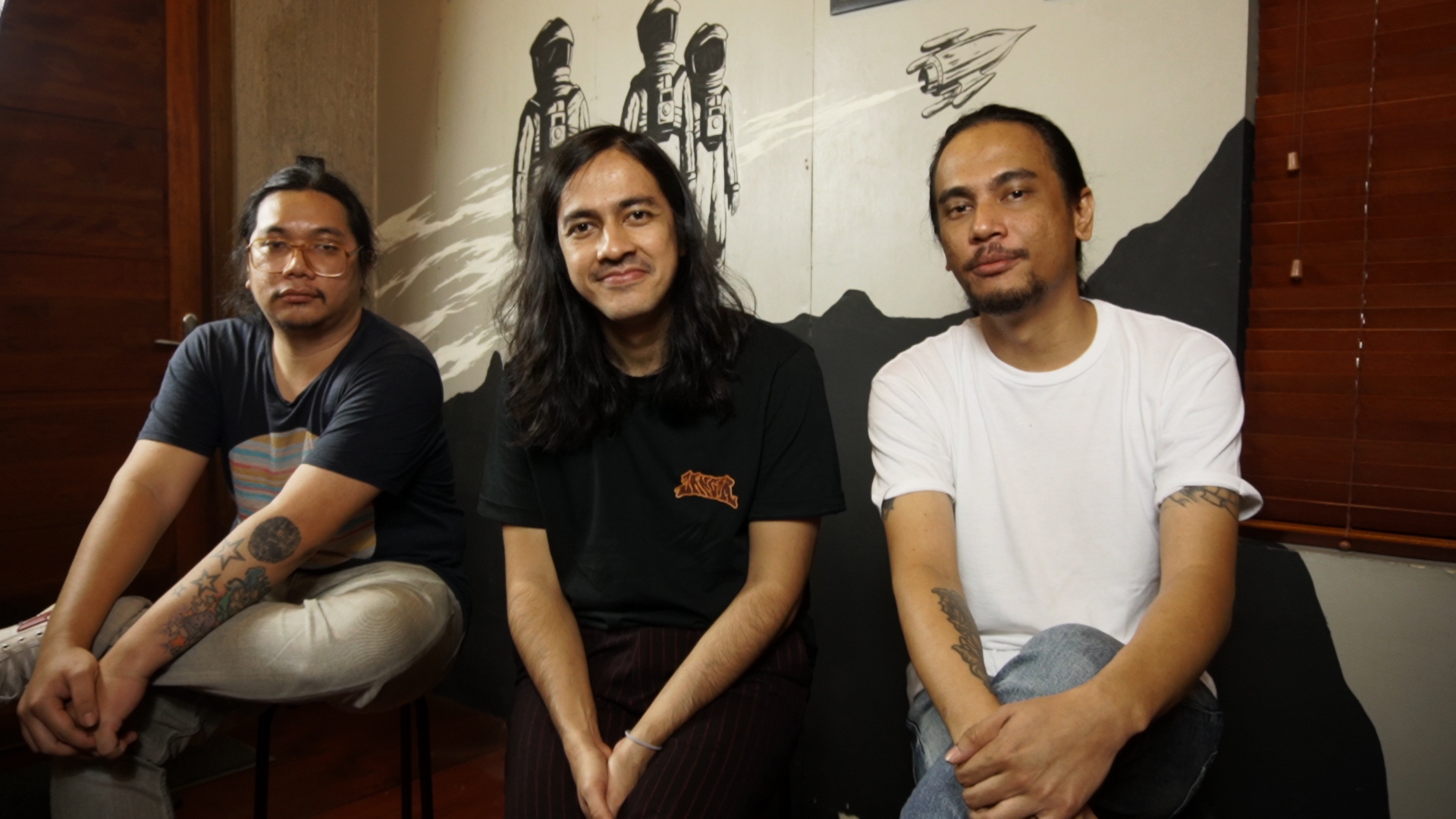 Kelompok Penerbang Roket Kenang Proses Pembuatan Debut Albumnya