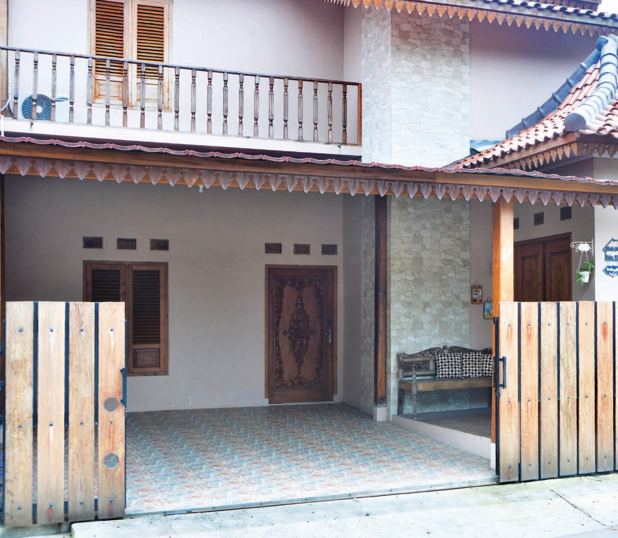 Inspirasi Hunian Bernuansa Etnik Kayu, Unik karena Gunakan Material ...