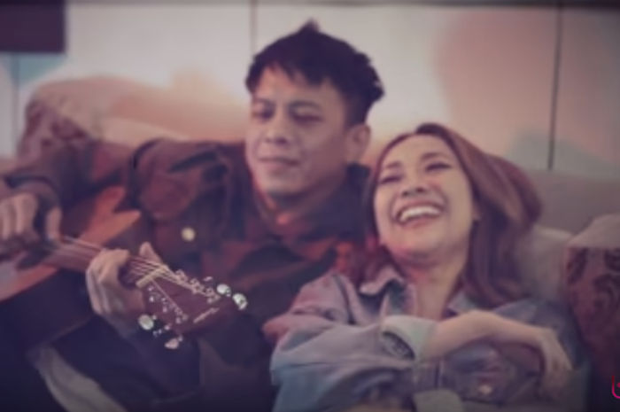 Pamer Momen Mesra Bareng Ariel NOAH, Unggahan Bunga Citra Lestari Ini Langsung Bikin Heboh ...