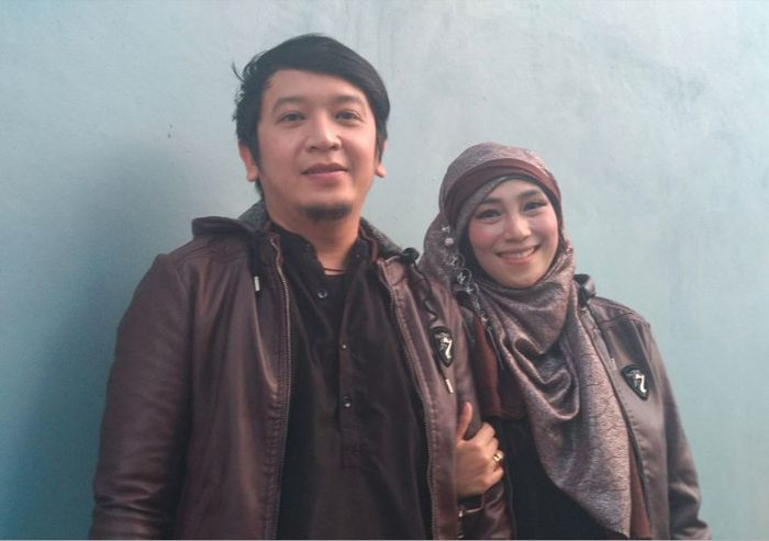 Tak Ada Sedikitpun Penyesalan, Penyanyi Lawas Ini Lepas Kesendiriannya di Usia 44 Tahun ...