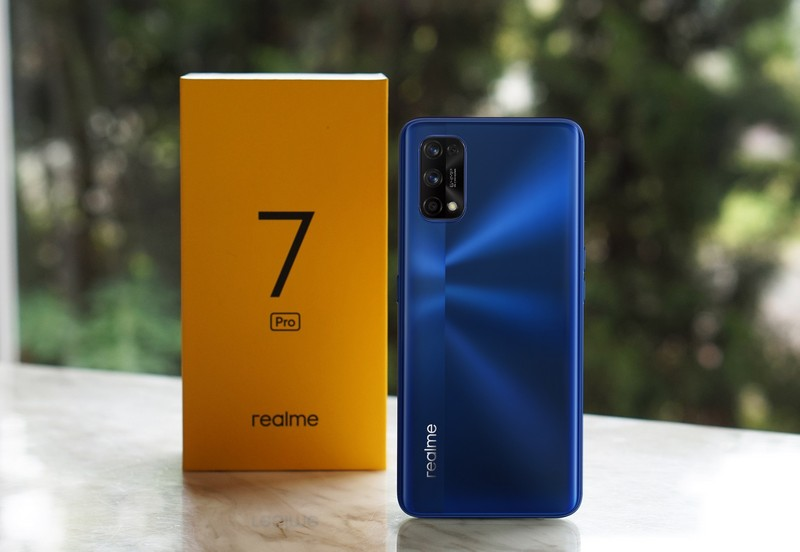 Unboxing realme 7 Pro: Jagokan Charger 65W, 64MP Sony Quad Camera dan NFC