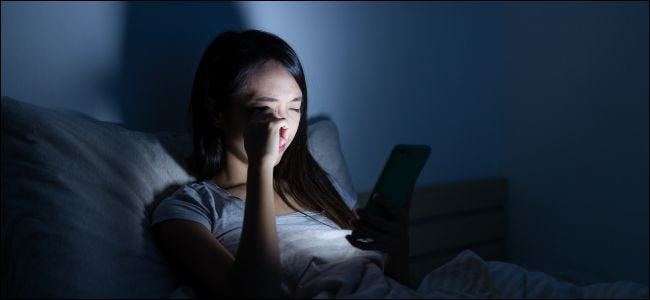Masih Sering Mainan Handphone Sebelum Tidur? Hati-hati, Ternyata Kebiasaan Buruk ini Bisa ...