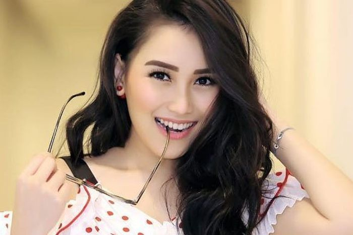 Ayu Ting Ting Ogah Ikut Geng Sosialita Artis Meski Harta Kekayaannya ...