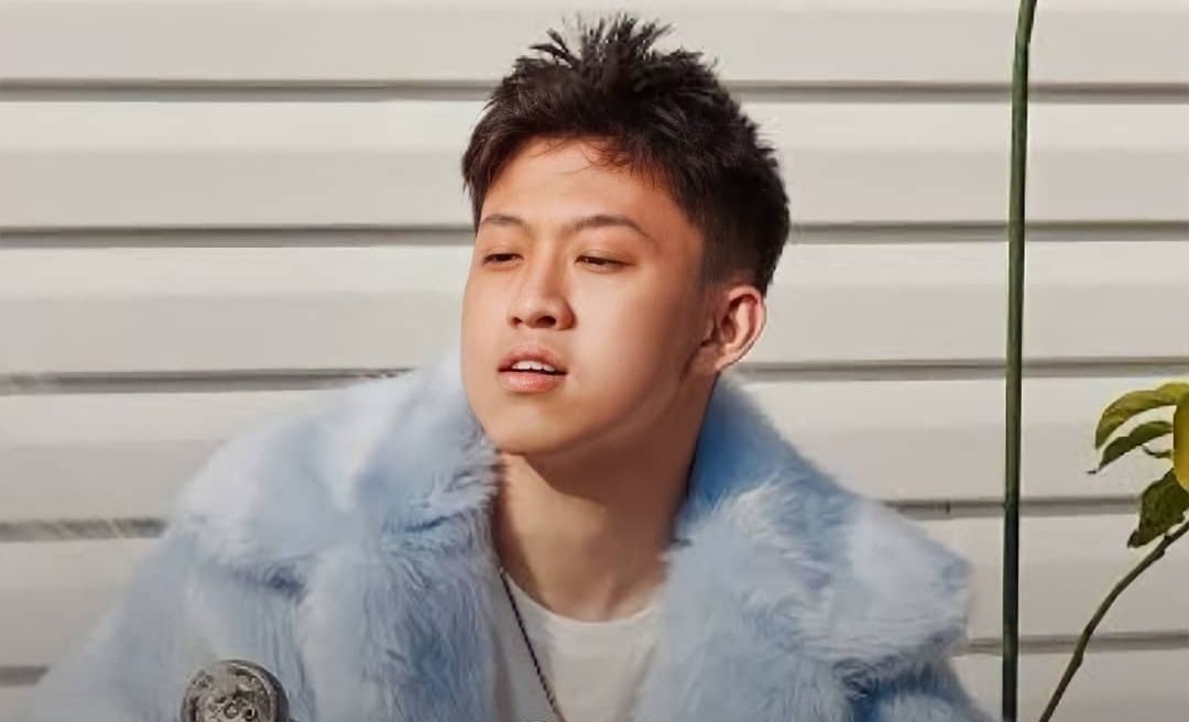 Biodata Artis Rich Brian, Penyanyi Rapper Asal Indonesia yang Sukses ...