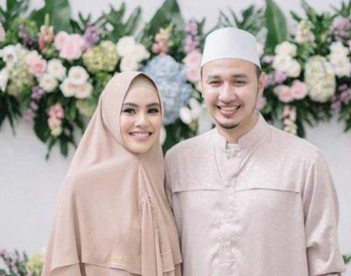 Hadir di Acara Lamaran YouTuber Ria Ricis, Penampilan Habib Usman ...