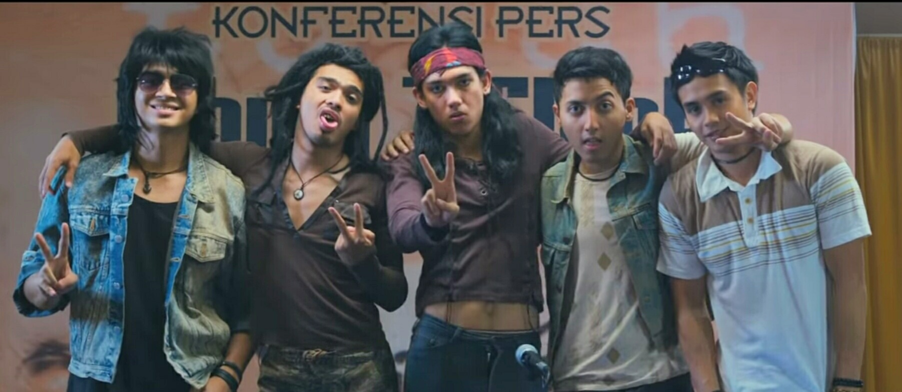 Peranin Bimbim di Film 'Slank Nggak Ada Matinya', Adipati Dolken Ngaku Terpukau Sama Perjalanan ...