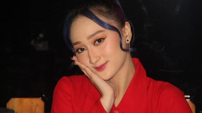 Biodata Artis Sandrina Mazaya, Jebolan IMB 2013 yang Sabet Piala AMI ...