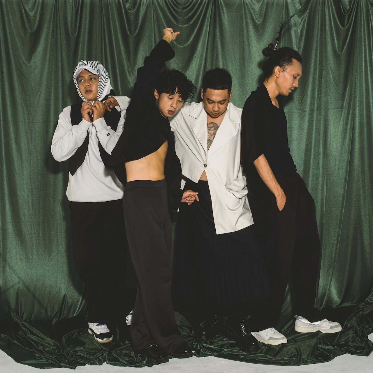 Coldiac Gambarkan Indahnya Kisah Romansa Lewat Lagu Terbaru 'Kilau ...