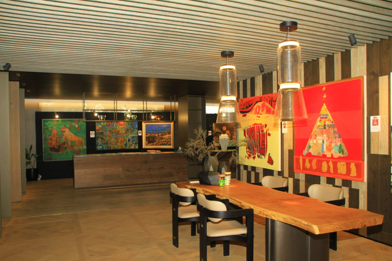 Art Kembang Kayu, Keindahan Interior dari Paduan Karya Lukis dan Lantai ...