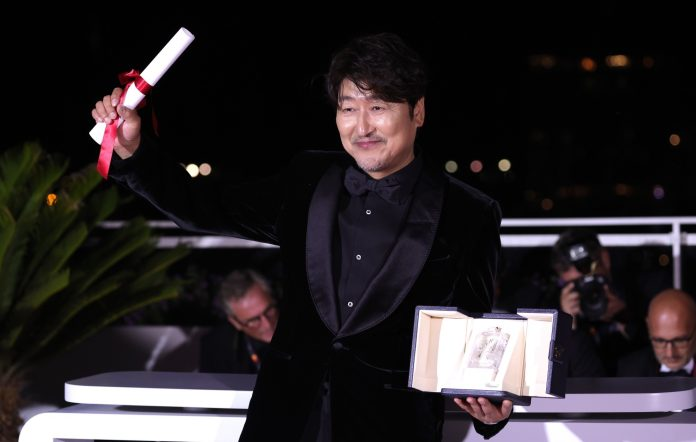 Uncle Sam Shik Jadi Penanda Aktor Parasite, Song Kang-ho Pertama Kali ...