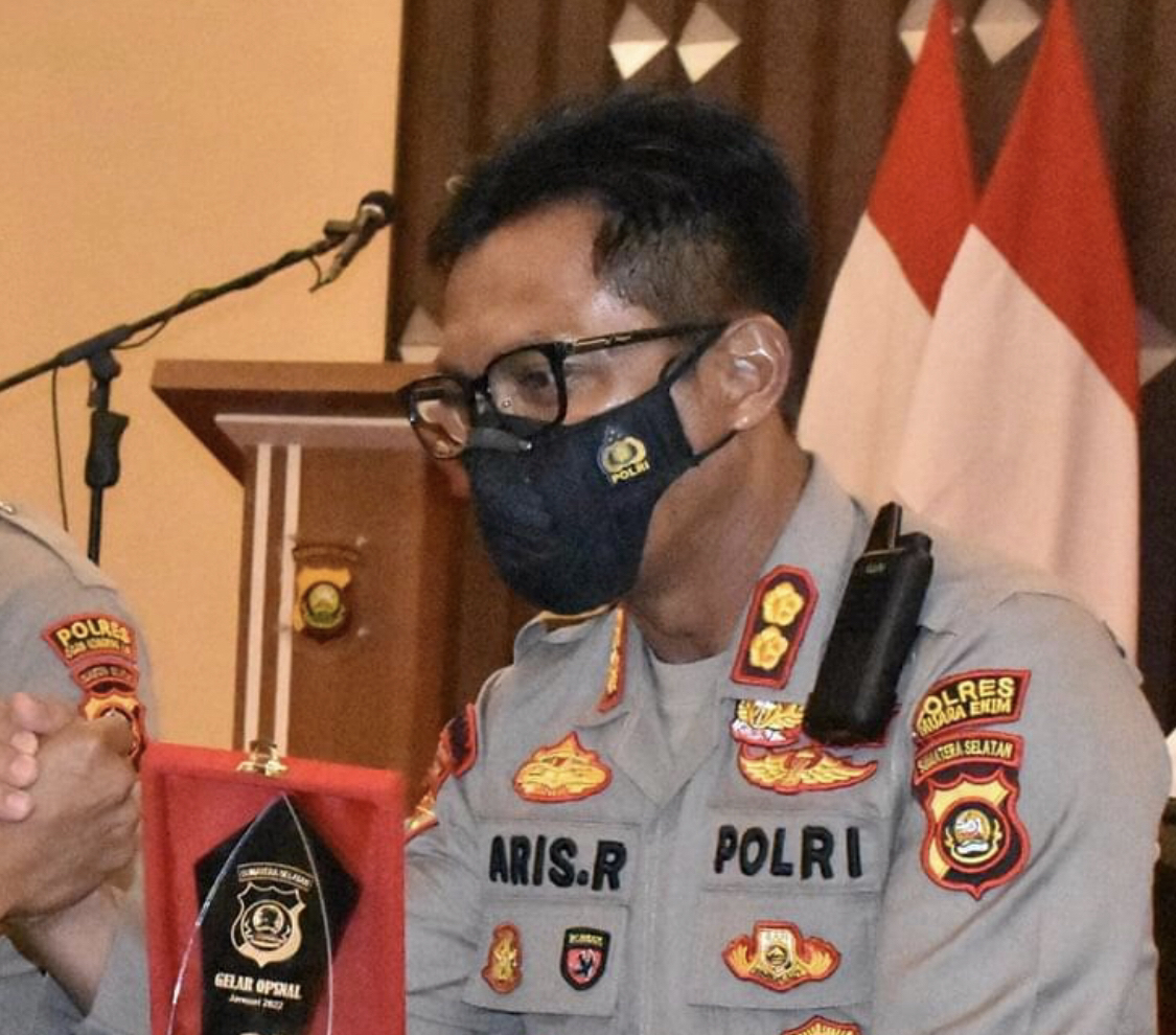 Setampan Apa AKBP Aris Rusdianto Sampai Jadi Rebutan 3 Wanita, Ini Foto Wajah Eks Kapolres Muara ...