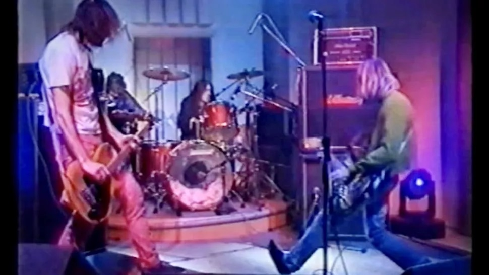 Rusuh di Acara Prime-time TV, Ini Dia Rekomendasi Lagu Rock yang ...