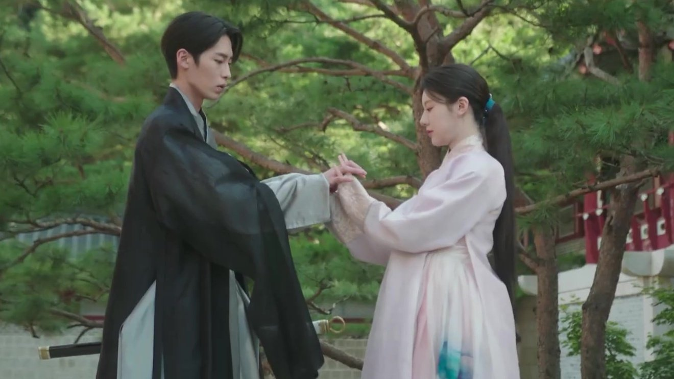 Jang Uk Mulai Buka Hati Buat Jin Bu Yeon di Alchemy of Souls 2? Intip Drama Korea Lee Jae Wook