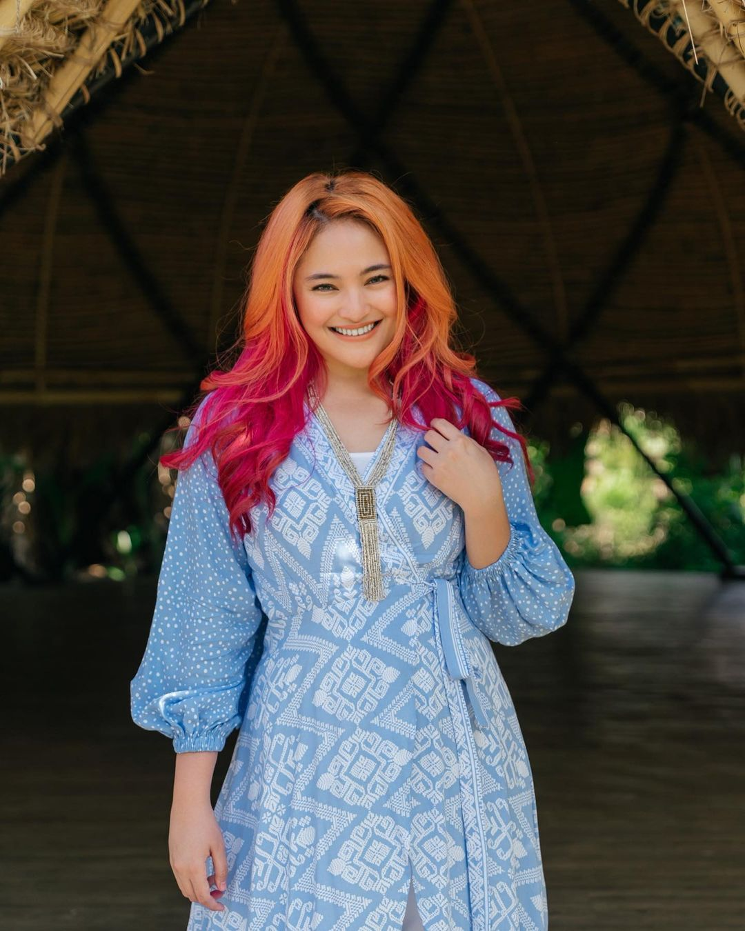 Jadi Keinget Sinetron Bidadari, Marshanda Tampil Cantik Bak Ibu Peri