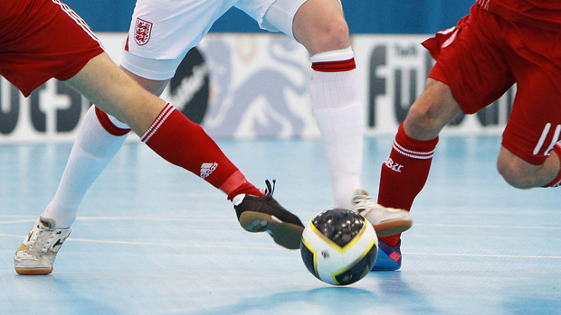 23 Inspirasi Hadiah untuk Ayang yang Hobi Main Futsal, dari Jersey ...