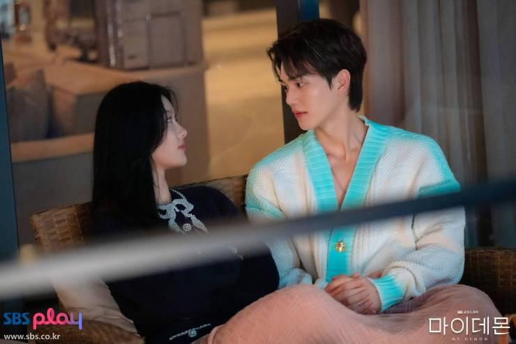 Apa Itu The Triangle Method yang Katanya Jadi Trik Flirting Ampuh