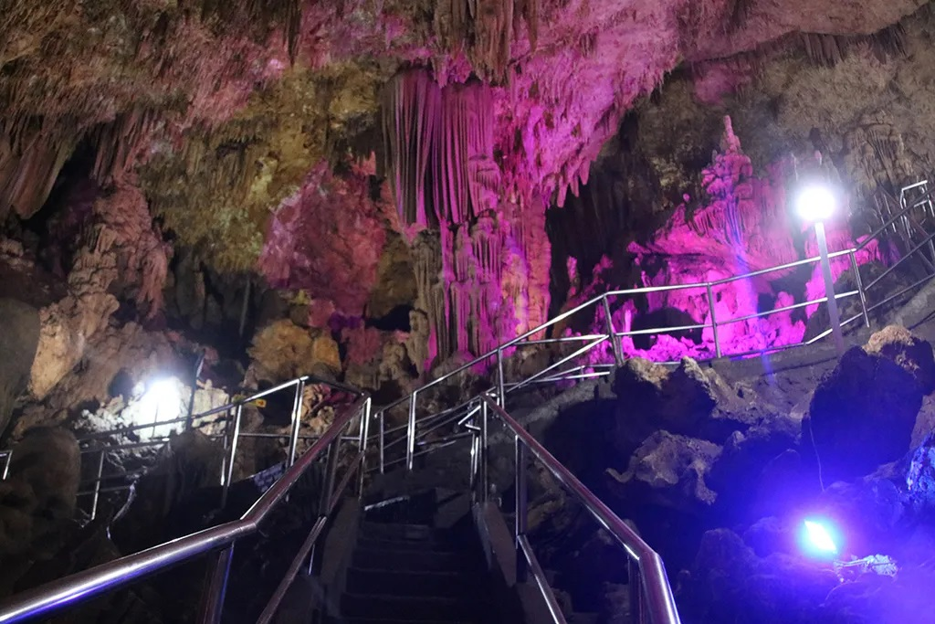 Gua Gong, Surga di Tengah Berbukitan Cadas nan Gersang Pacitan | Intisari