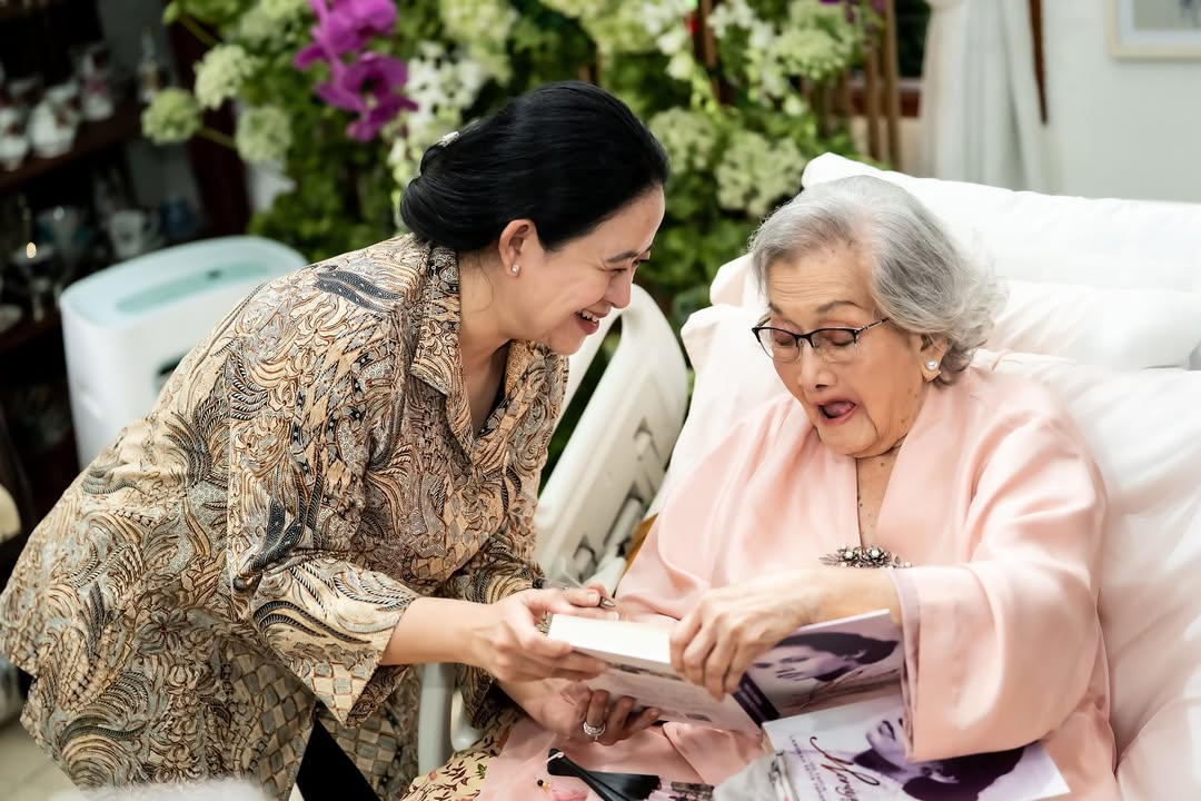 Selamat Ulang Tahun ke-100 Eyang Meriyati Hoegeng, Istri Jenderal ...