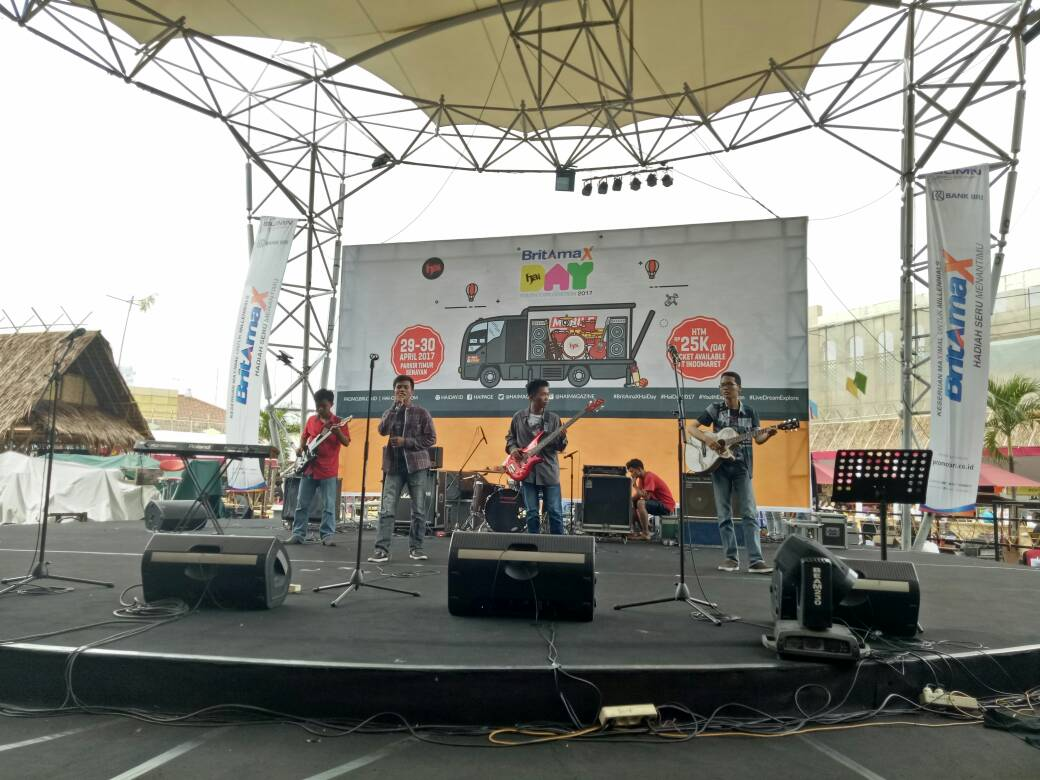 Pertama Tampil, Band SMK Strada Rajawali Buka Pre Event #BritAmaXHaiDay ...
