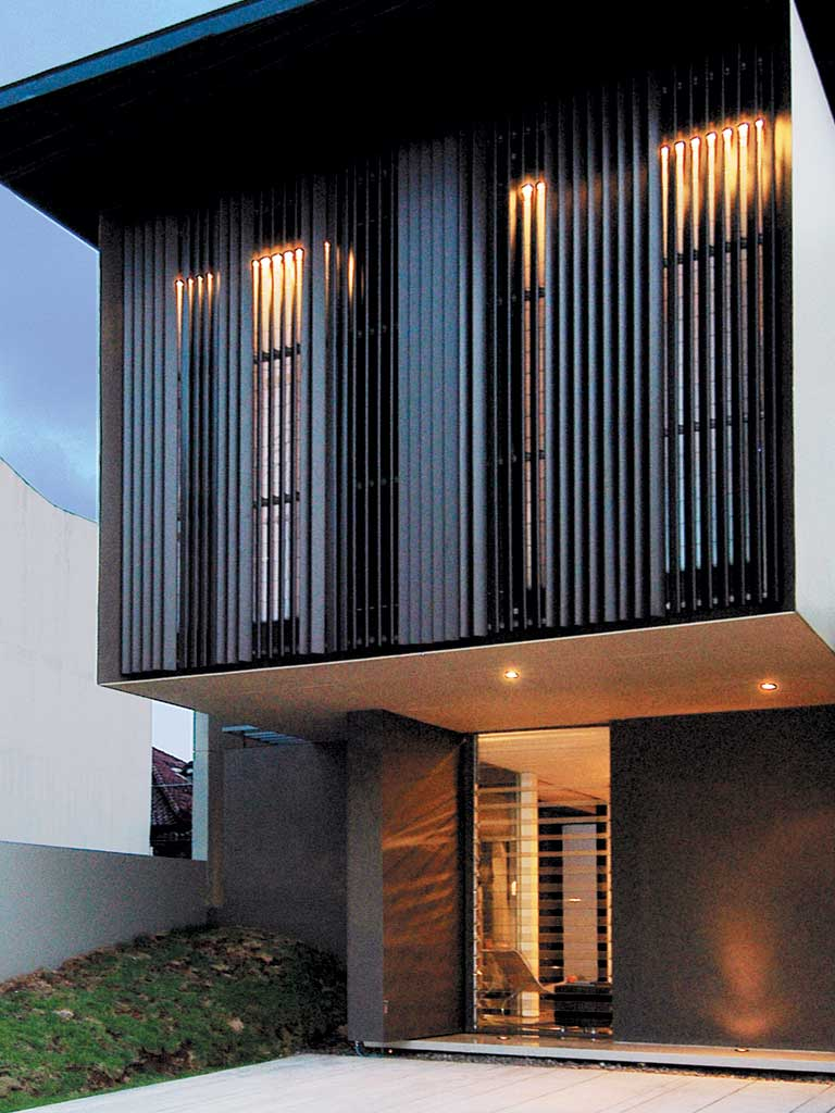 Fasad Elegan dengan Baja Ringan