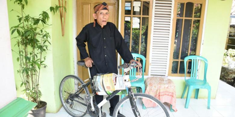 Djudju Djunaedi Alias Abah Udju, 28 Tahun Membuka Perpustakaan Keliling ...