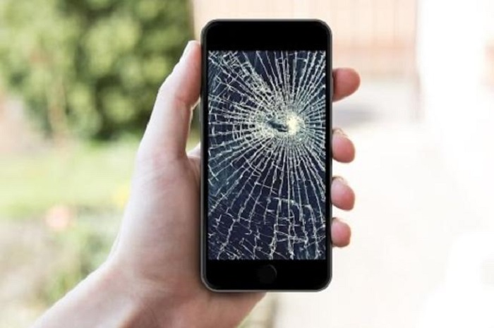 Awas! Jangan Gunakan Hape dengan Layar Retak, Bahaya Ini Mengincarmu ...