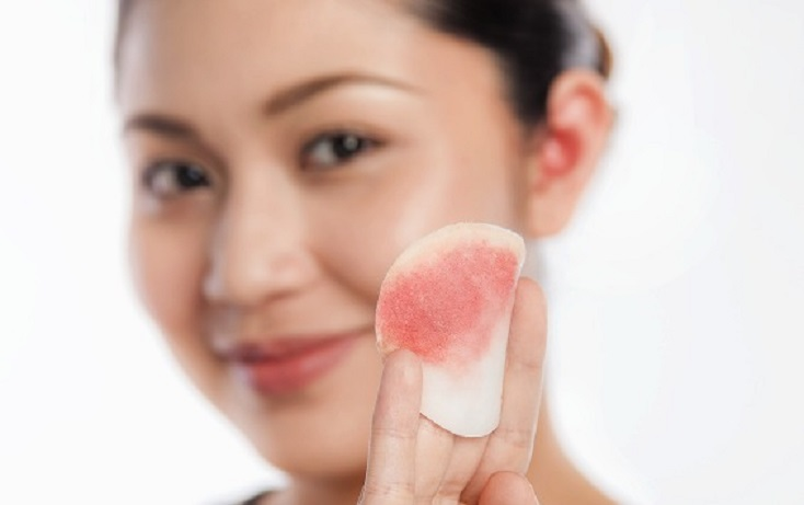 STOP! 5 Cara Bersihkan Makeup Ini Malah Bikin Kulit Makin Rusak Lho ...