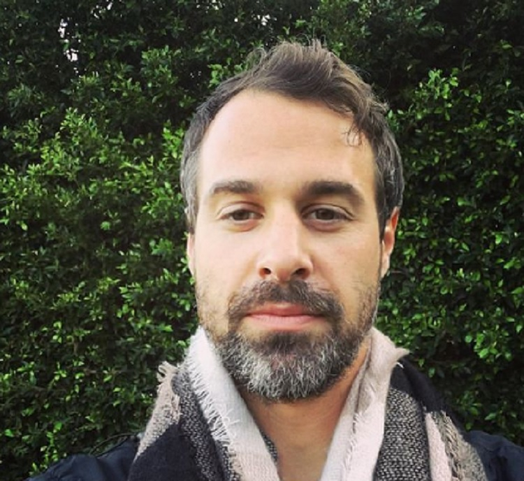 Mantan Bassist Panic! at The Disco, Jon Walker Rilis Lagu Solo | Hai