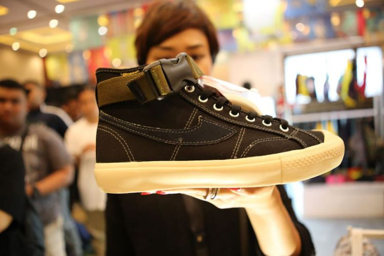 Sepatu Lokal 'Compass Bravo' Ludes Dalam 1,5 Jam Di Jakarta Sneakers ...