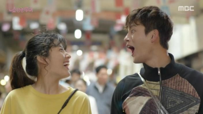 Menertawakan Diri Sendiri Ternyata Bermanfaat Lho Sudah Tahu