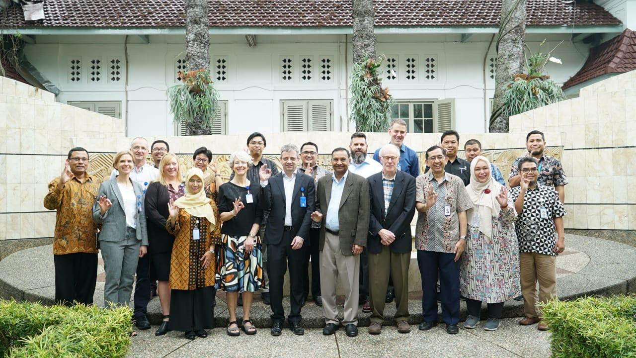 Bio Farma Mendapat Kepercayaan dari Bill & Melinda Gates Foundation dan ...