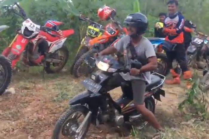Offroader Honda CRF, KLX, Sampai KTM Dibikin Malu Supra X Lancar Naik ...