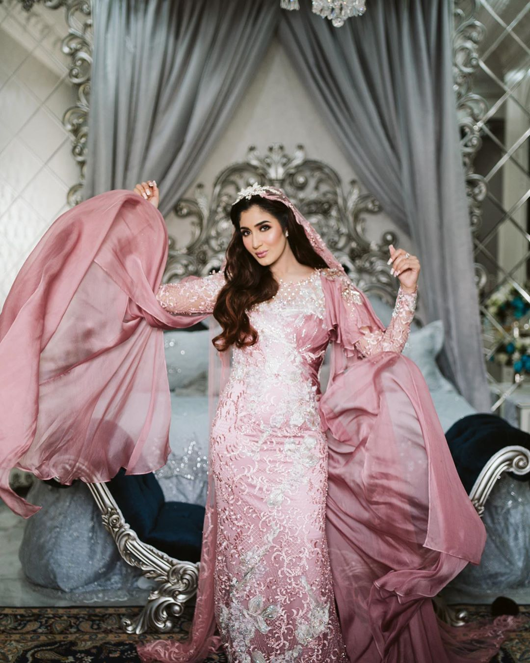 Beli Gaun Henna Night yang Super Mewah, Tania Nadira Rela Terbang ke ...