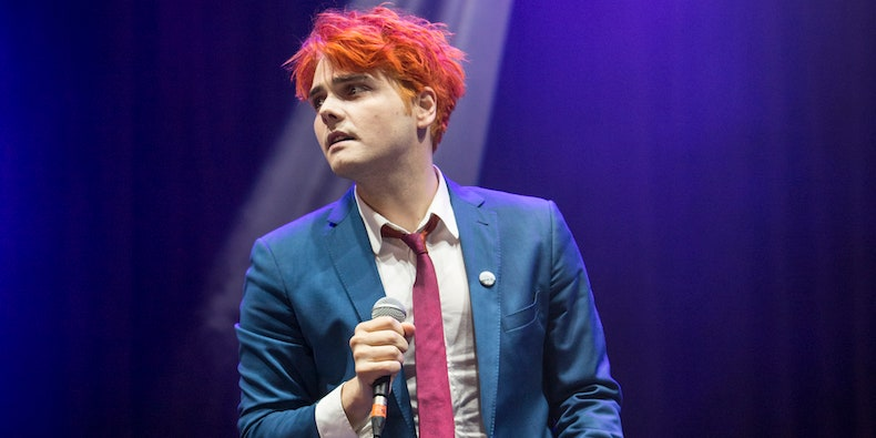 Gerard Way Berencana Rekam Lagu Baru Pake Ukulele Signature Billie ...