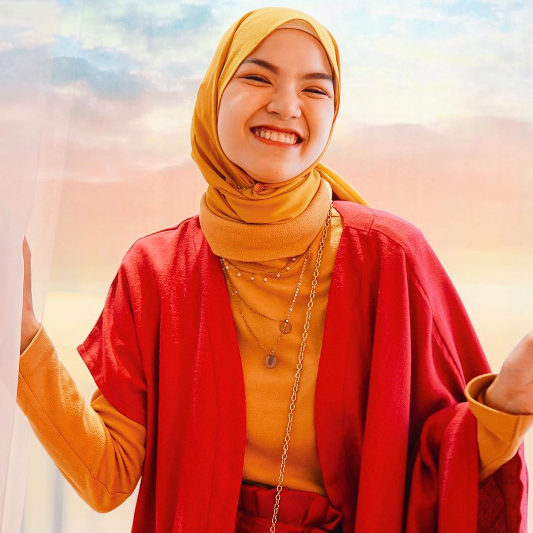 Inspirasi Pakai Outer Hijab ala Marsha Natika, Tetap Simpel dan Modis ...