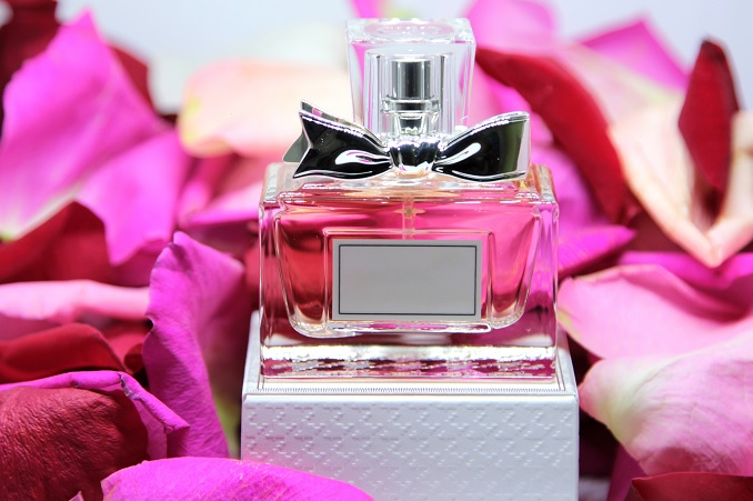 3 Rekomendasi Parfum Wangi Bunga Segar dan Elegan, Cocok Buat Lebaran ...