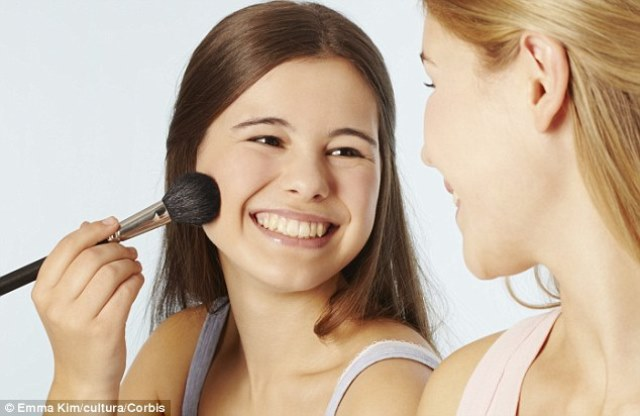 5 Cara Biar Kulit Remaja Enggak Rusak karena Makeup. Harus Tahu ...