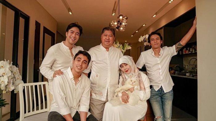 Menelusuri Hunian Mewah Bak Kastil Kerajaan Milik Harry Kiss, Ayah Vidi ...