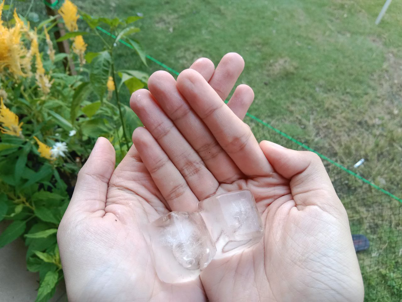 Mengobati Jerawat dengan Es Batu, Apakah Efektif? Cari Tahu Fakta ...