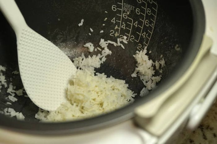 Kerak Nasi di Panci Rice Cooker Sulit Diangkat, Cukup Nyalakan Rice ...