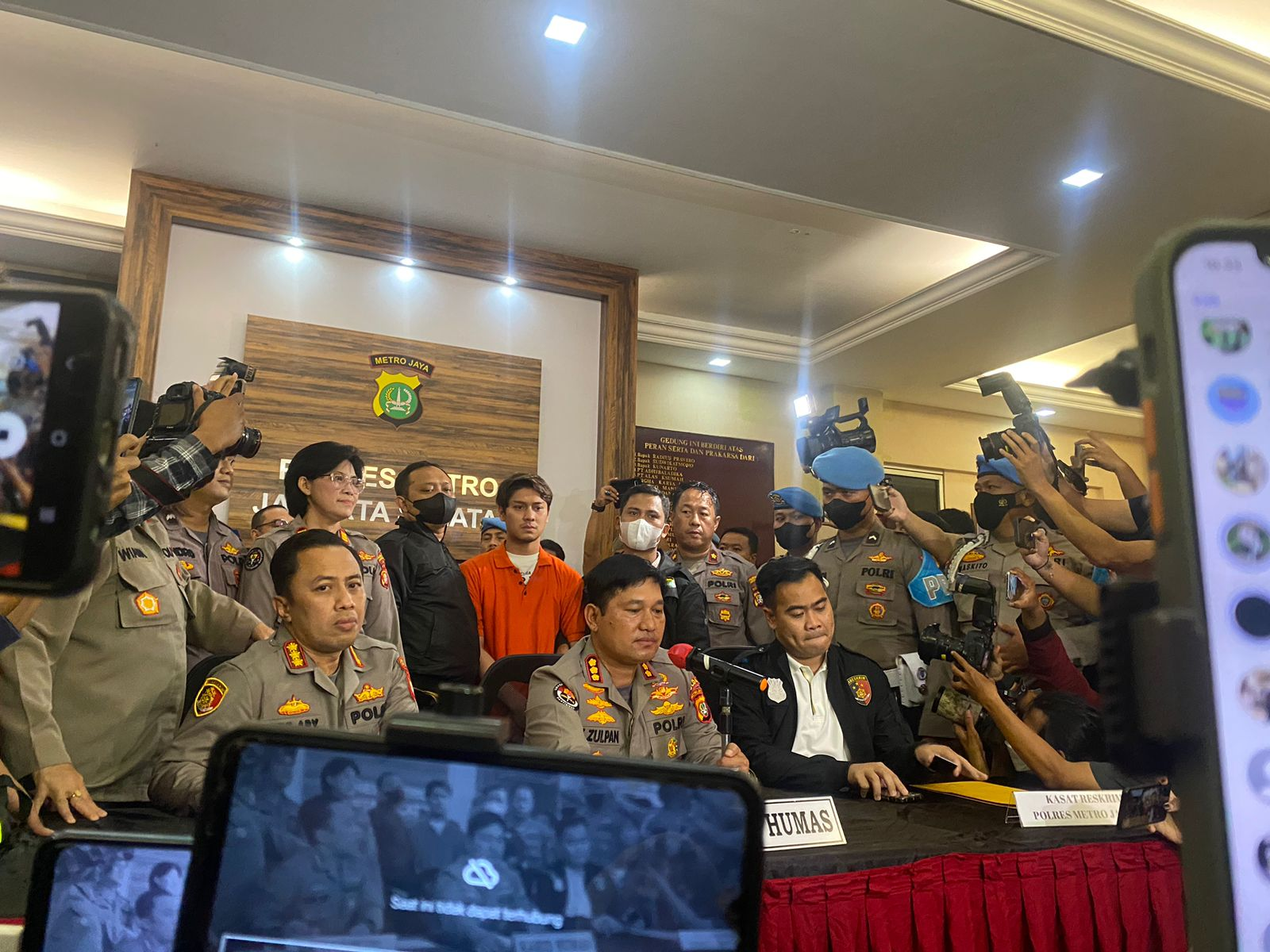 Rizky Billar Pakai Baju Tahanan Resmi Ditahan Setelah Ditetapkan Jadi