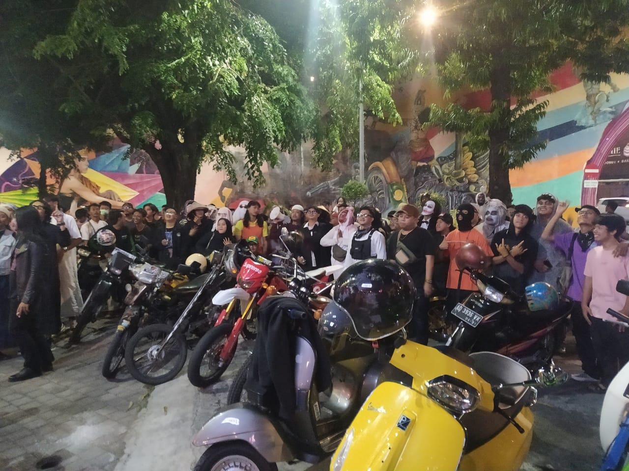 Gokil, Bulls Syndicate Adakan Riding Bareng Ambil Momentum Halloween ...