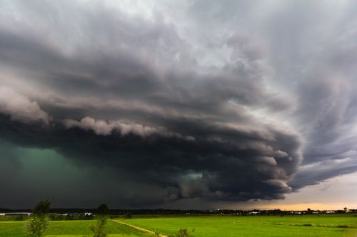 Squall Line, Awan Hujan Badai Ekstrem yang Dipicu Perubahan Iklim ...