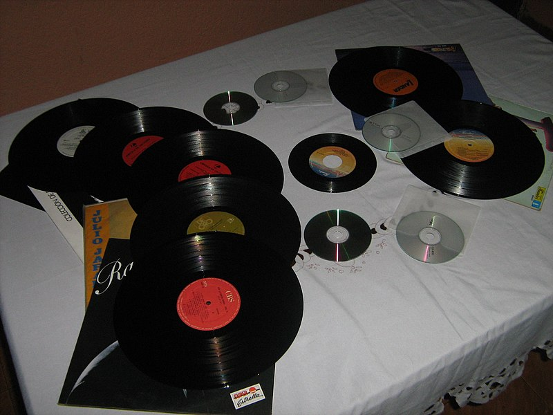 Alasan Kenapa Vinyl Records Kembali Populer, Ada Pengalaman Pribadi ...