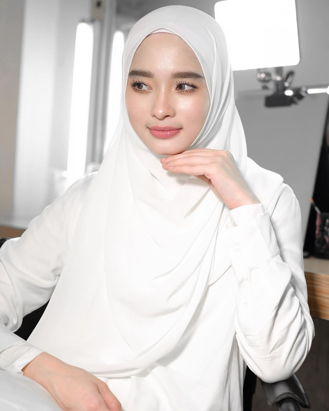 Bak Dilepeh Netizen, Kini Inara Rusli Panen Hujatan karena Gayanya ...