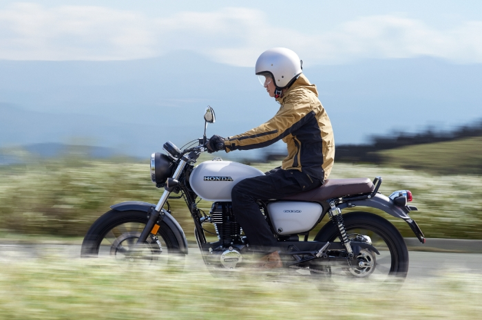 Ada Motor Honda Gaya Retro 350 cc Bensin 1 Liter Tempuh 47 Km, Masuk ...