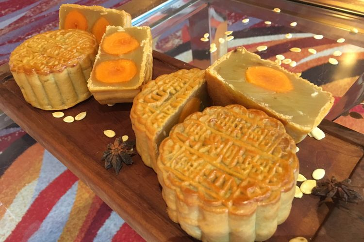 Tips Membuat Kue Bulan yang Lembut Seperti Buatan Bakery, Kuncinya pada ...