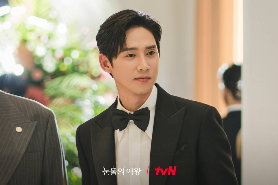 Park Sung Hoon Sukses Perankan Double Villain Jeon Jae Joon dan Yoon ...