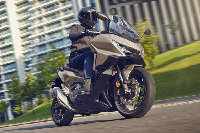 Akhirnya Honda Launching Motor Matic Terbesar Pakai Mesin 750 cc Fitur ...